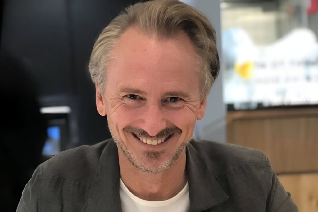 Fans’ Memories of Gregory Rivers and Heartfelt Stories - Hokwokwing.hk